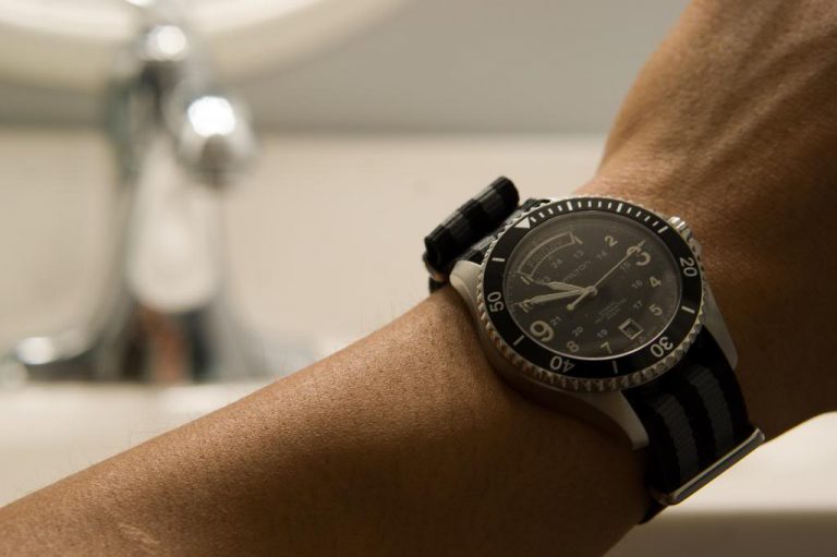 Hamilton H64515133 Khaki Navy Scuba Auto Watch Review - WatchReviewBlog