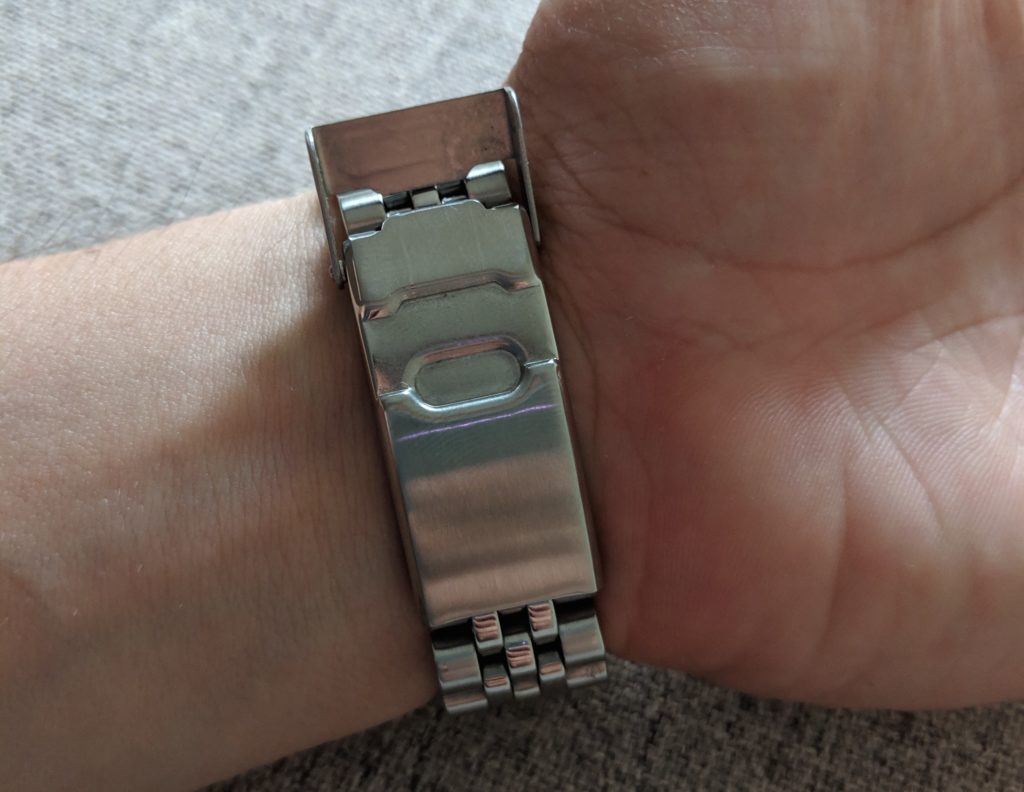 Seiko SKX013 Review: The Everyday Midsize Diver - WatchReviewBlog