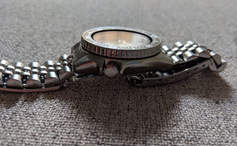 Seiko SKX013 Review: The Everyday Midsize Diver - WatchReviewBlog