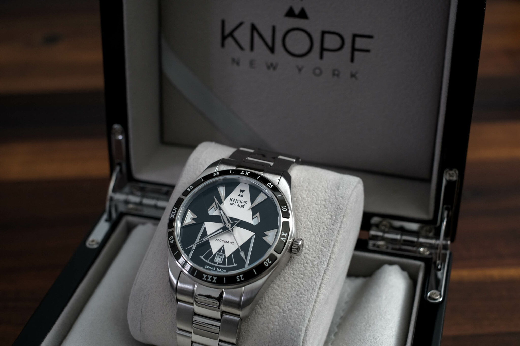 KNOPF NY-405 Black Steel Introduction and Review - WatchReviewBlog