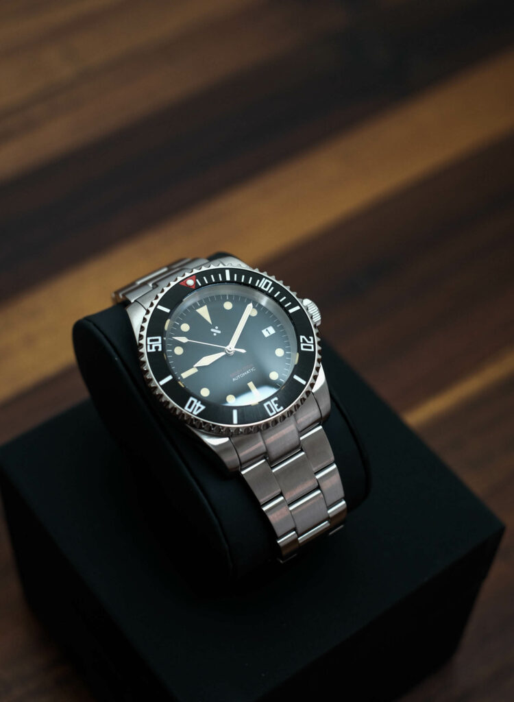 Namoki NMK05 Vintage Sub Automatic 40mm Watch Review - WatchReviewBlog